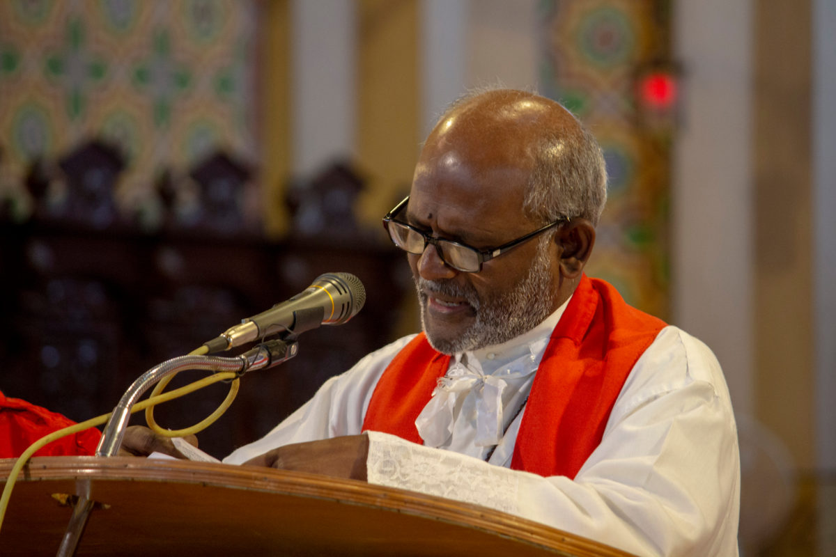 What is the Difference Between a Pastor and a Priest? - Online ...